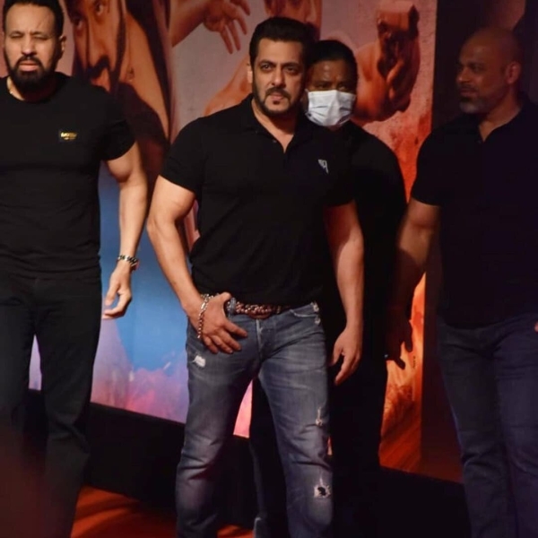 Antim Premiere Pictures| Salman Khan Iulia Vantur Disha Patani Spotted ...