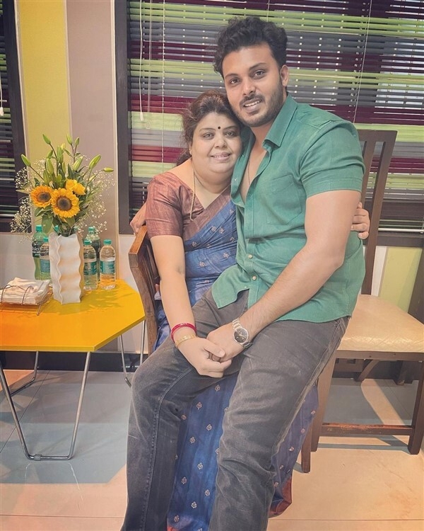 Manoranjan Ravichandran (Manu) Rare Unseen And Family Photos