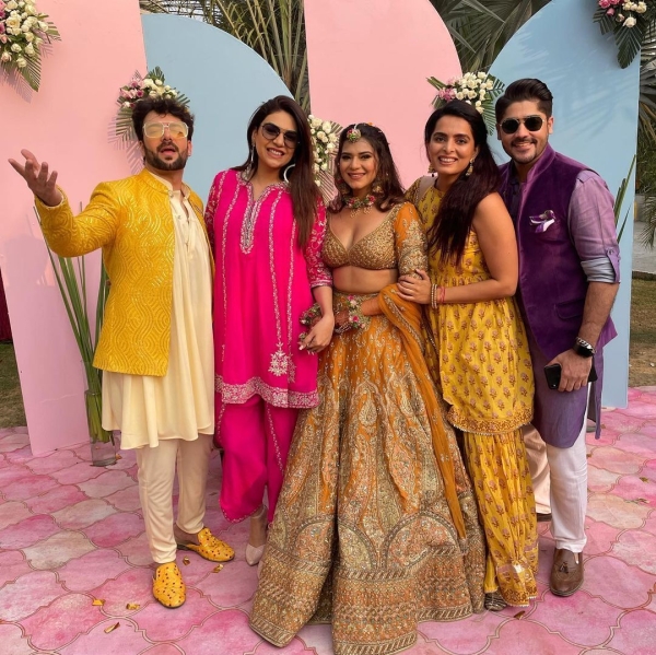 Sanjay Gagnani & Poonam Preet Dazzle At Their Haldi, Mehndi & Sangeet ...