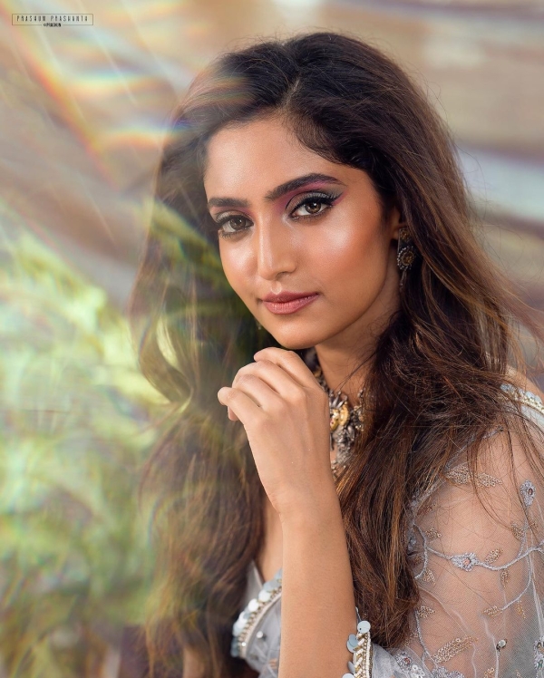 South Actress Reba Monica John Looking Gorgeous In Saree | സാരിയി ...