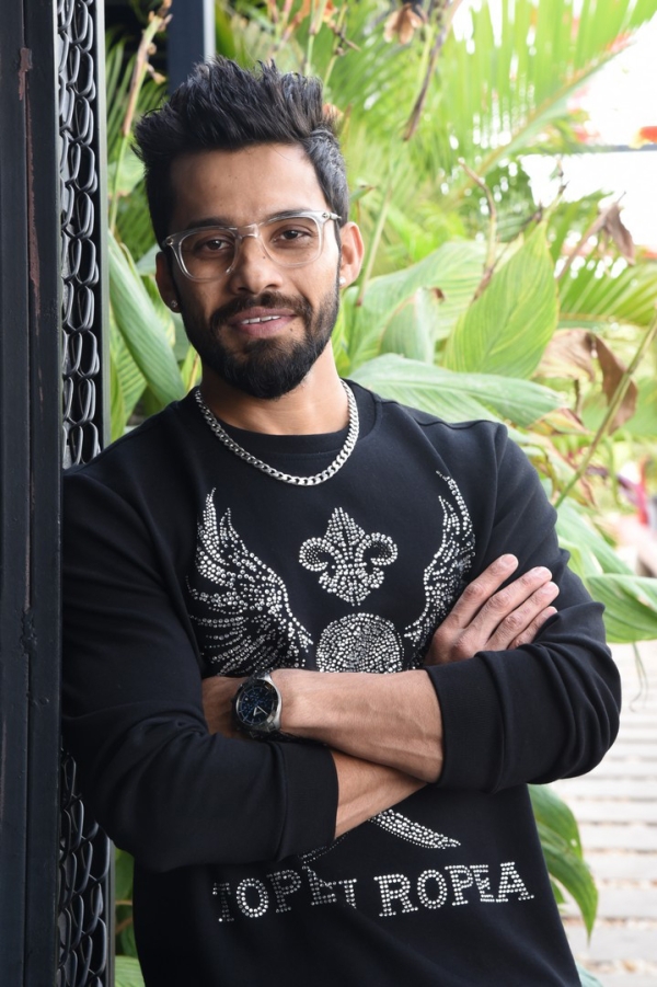 Vishwa Photos: Latest HD Images, Pictures, Stills & Pics - FilmiBeat