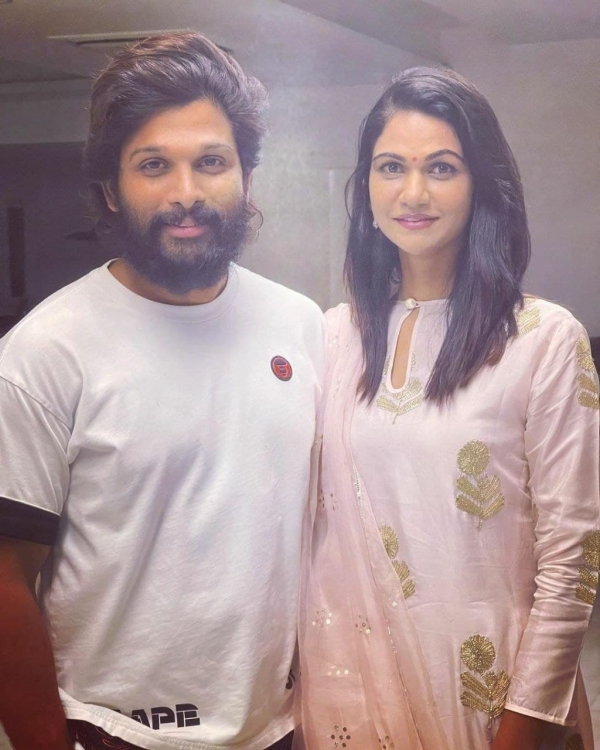 అల్లు అర్జున్ భార్య స్నేహ రెడ్డి గ్లామరస్ ఫొటోస్.. ఎంత అందంగా ఉందొ ...