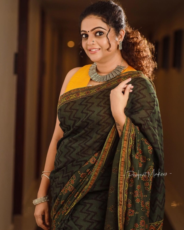 Actress Aswathy Sreekanth Stunning Pics, Viral | പിങ്ക് അണിഞ്ഞ് ...