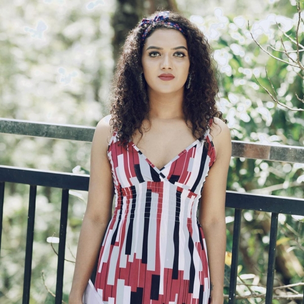 Actress Mareena Michael Kurisingal Latest Glamorous Monochrome Stills ...