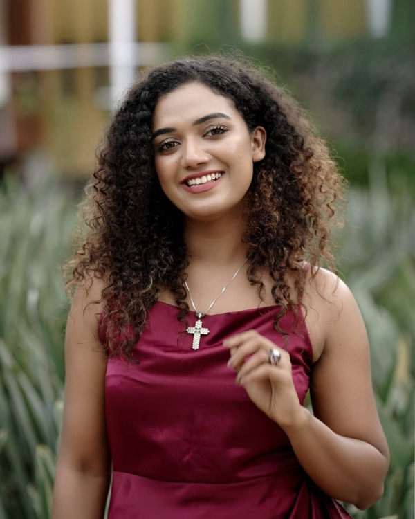 Actress Mareena Michael Kurisingal Latest Glamorous Monochrome Stills ...