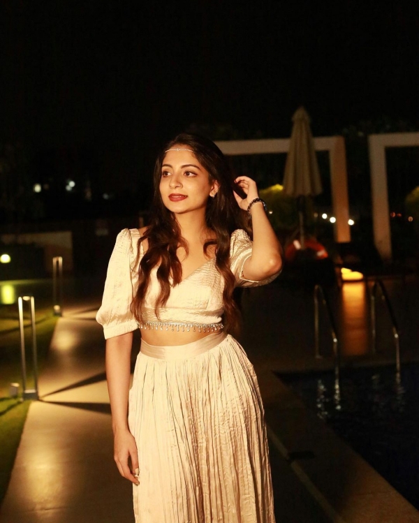 Ishaani Krishna Latest Glamorous Saree Pics, Viral | സാരിയണിഞ്ഞ് ...