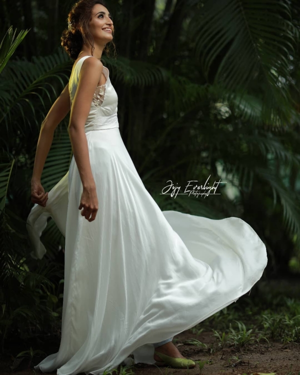 Model And Actress Angel Thomas New Stunning Clicks In White Gown ...