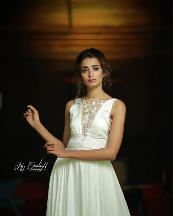 Model And Actress Angel Thomas New Stunning Clicks In White Gown ...