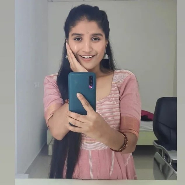 Indravati Chauhan : ఊ అంటావా ఊహూ అంటావా.. అంటూ మత్తెక్కించిన ఇంద్రావతి ...