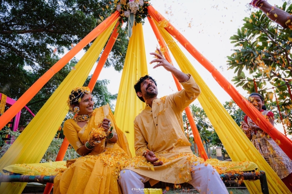 Vineet kumar Singh And Ruchiraa Gormaray Wedding Photos - FilmiBeat