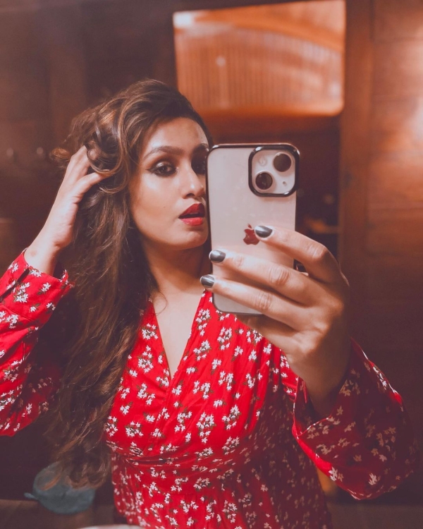 Actress Kavitha Nair Stunning New Year Special Clicks | സിംപിൾ സ്റ്റൈലി ...