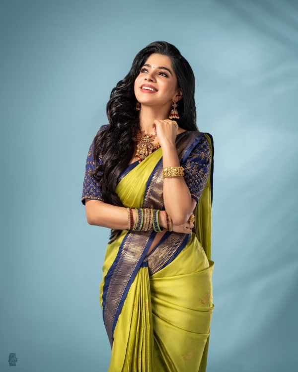 Divya Bharathi Latest Sizzling Photos | Divya Bharathi : స్కిన్ టైట్ ...