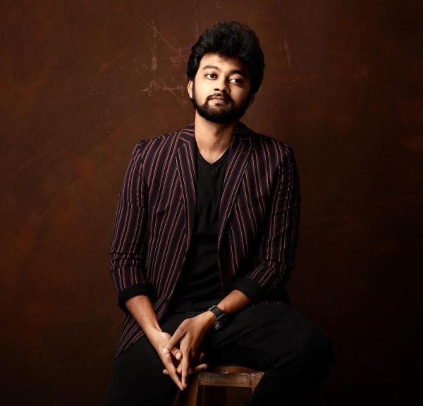 From Pavni Reddy To Niroop Nandakumar: Check Out Bigg Boss 5 Tamil ...