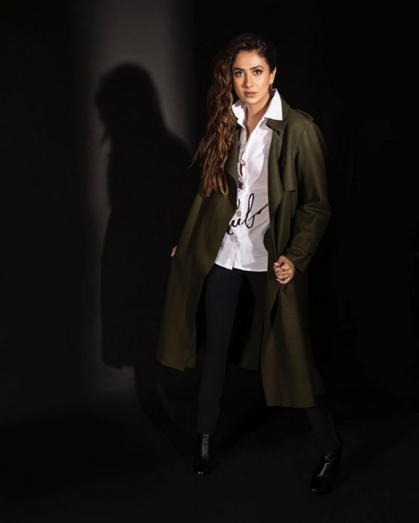 Malvika Raaj Photos [HD]: Latest Images, Pictures, Stills of Malvika ...