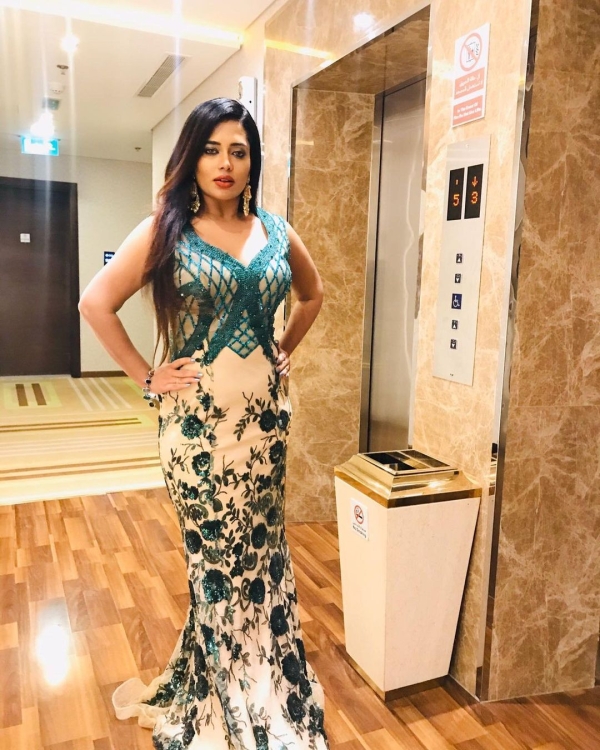 Mollywood Glamour Actress Remya Panicker New Stylish Clicks ...