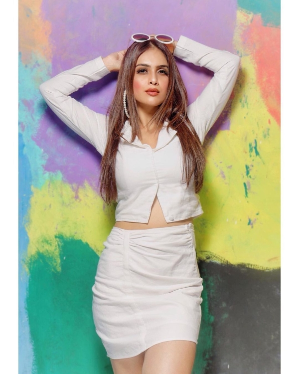 ಮಹಾರಾಣಿಯಂತೆ ಕಂಗೊಳಿಸಿದ ಗ್ಲಾಮರಸ್ ನಟಿ ನೇಹಾ ಮಲಿಕ್ | Neha Malik Photo ...