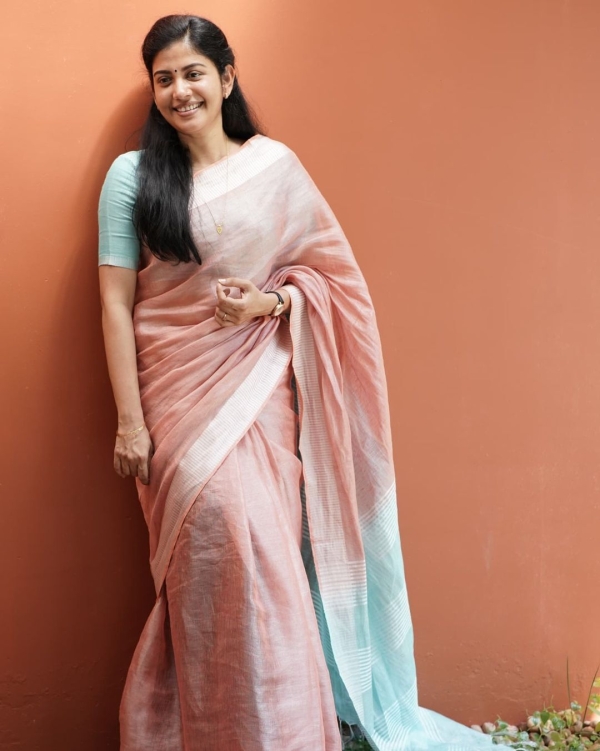 South Actress Sshivada's Beautiful Look in Saree, Pics | സാരിയില് ...