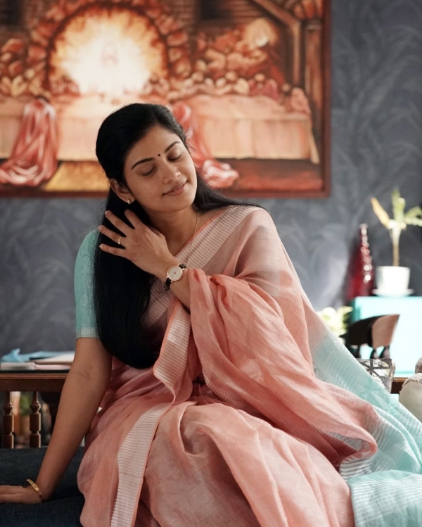 South Actress Sshivada's Beautiful Look in Saree, Pics | സാരിയില് ...