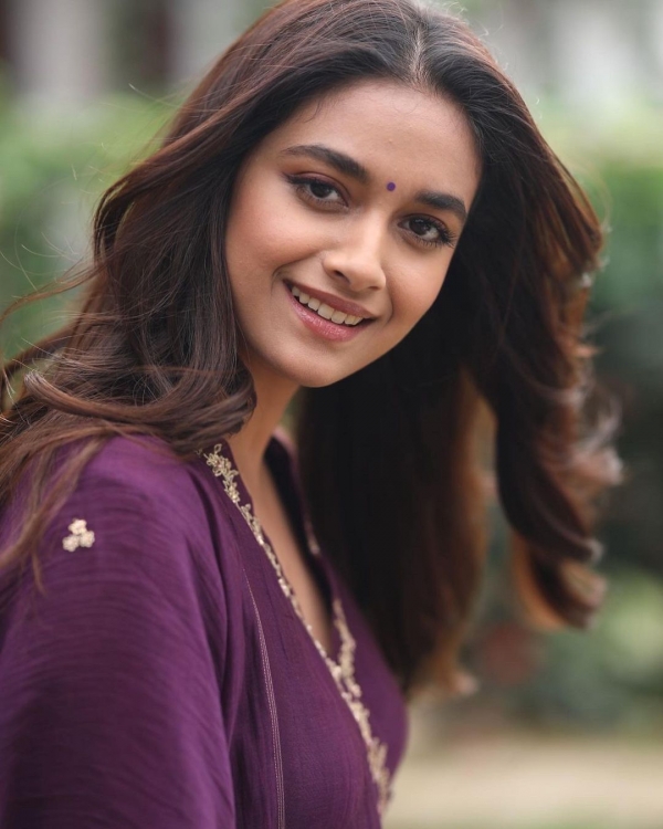 Actress Keerthy Suresh New Bold And Stunning Looks | കീര്‍ത്തീഭാവങ്ങള് ...