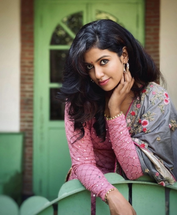 செல்லக்குட்டி ராசாத்தி... ரோஷினி ஹரிப்ரியன் கலக்கல் போட்டோஸ் ...