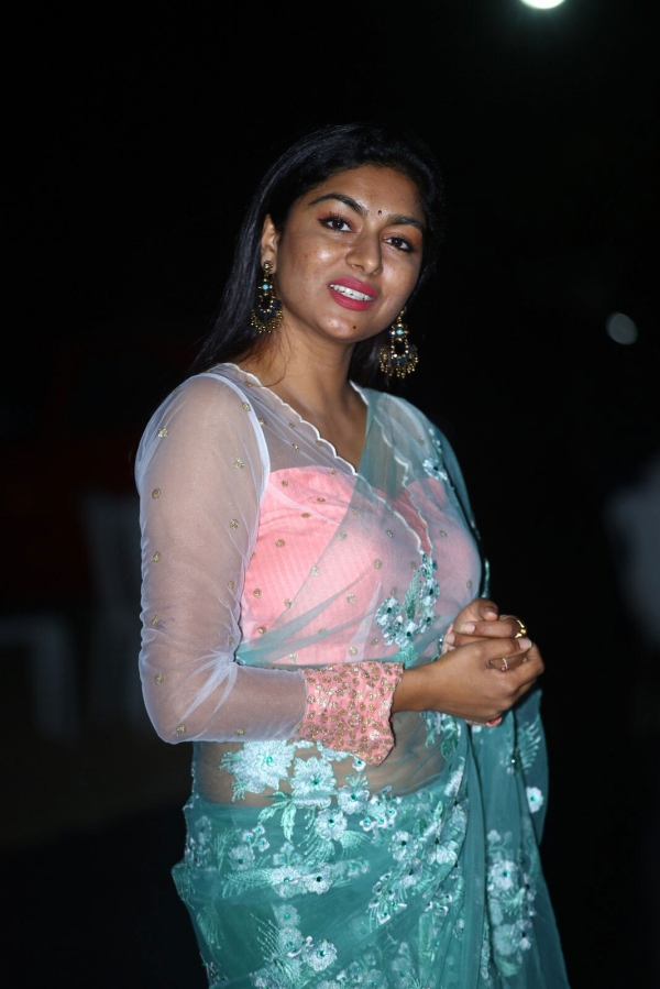 Akshatha Srinivas Photos: Latest HD Images, Pictures, Stills & Pics ...