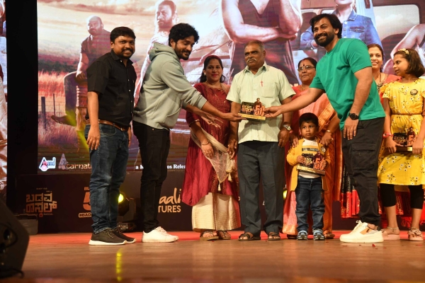 Badava Rascal Film Success Meet Photos - FilmiBeat