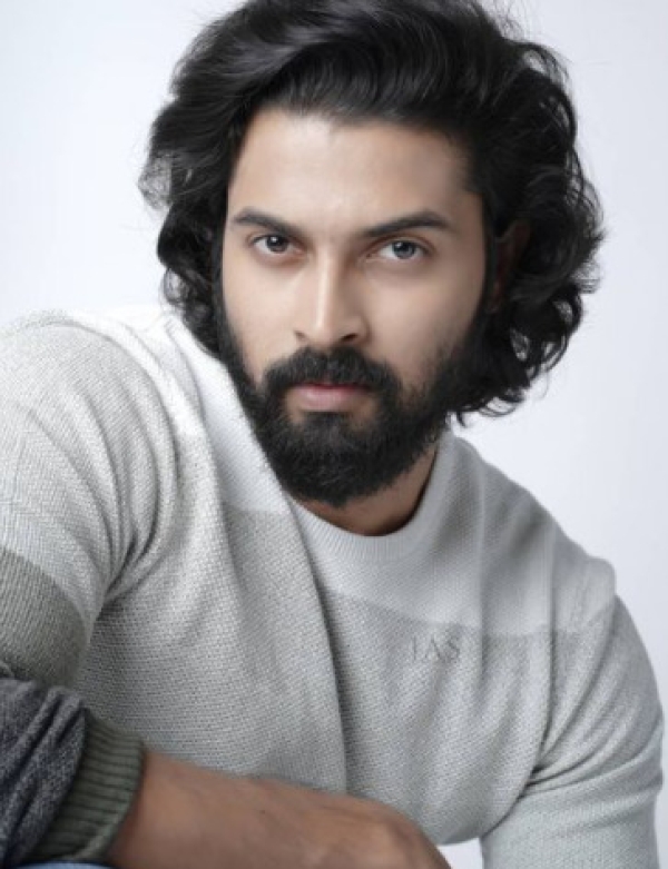 Samantha's Shakuntalam Co-Star Dev Mohan Is Too Hot To Handle In These ...