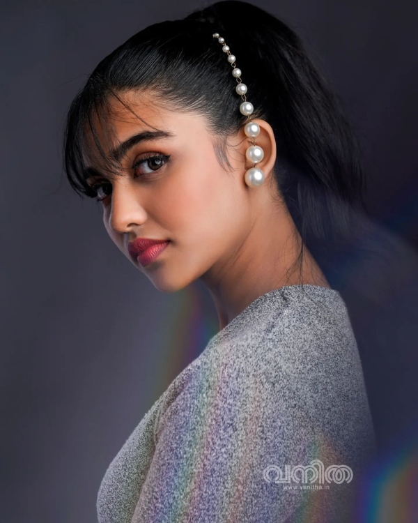 Super Sharanya Fame Mamitha Baiju Gorgeous Look | വ്യത്യസ്ത ലുക്കി ...