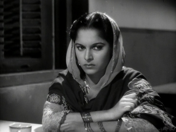 Waheeda Rehman To Kareena Kapoor Khan: Bollywood Actresses Who Played ...