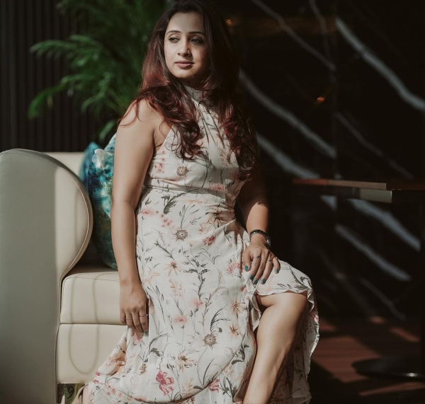 Actress-Anchor Poojitha Menon's Glamorous Photoshoot Stills ...