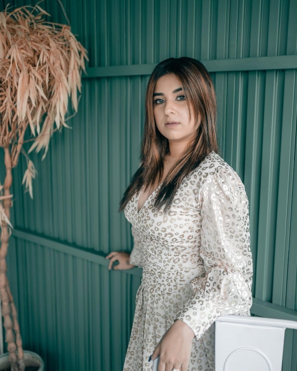 Actress-Model Aparna Thomas New Stylish Photoshoot Pics | മിനിസ്ക്രീ ...