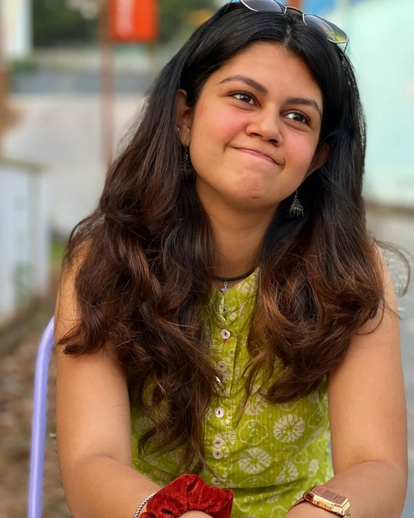 Actress Roshni Singh Stylish Instagram Pics | ചിരിയഴകുമായി ട്രിവാൻഡ്രം ...