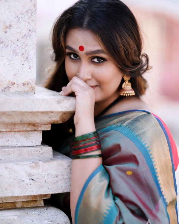 Cinema Serial Actress Kavitha Nair New Stylish Makeover, See Photos ...