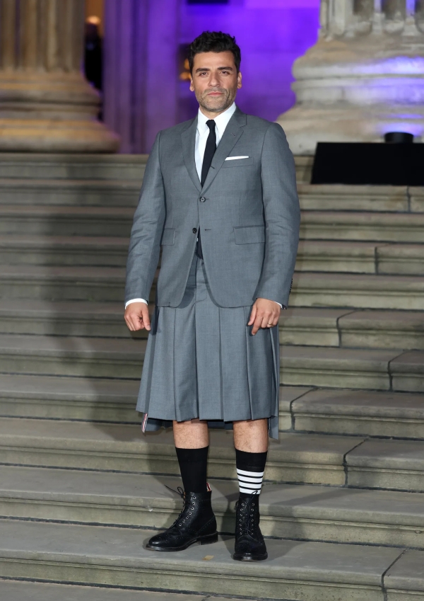 Fans Are Loving Oscar Issac's Look At London MoonKnight Premiere: Here ...