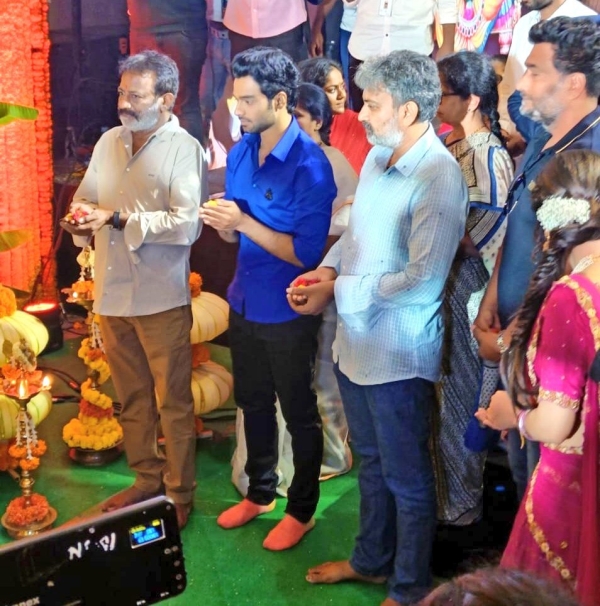 Kireeti : హీరోగా గాలి జనార్దన్ రెడ్డి కుమారుడు కిరీటి.. క్లాప్ కొట్టిన ...