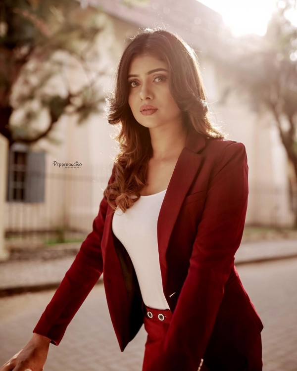 കുടുംബവിളക്കിലെ അനന്യ, നടി അശ്വതിയുടെ സ്റ്റൈലിഷ് ചിത്രങ്ങൾ കാണാം ...