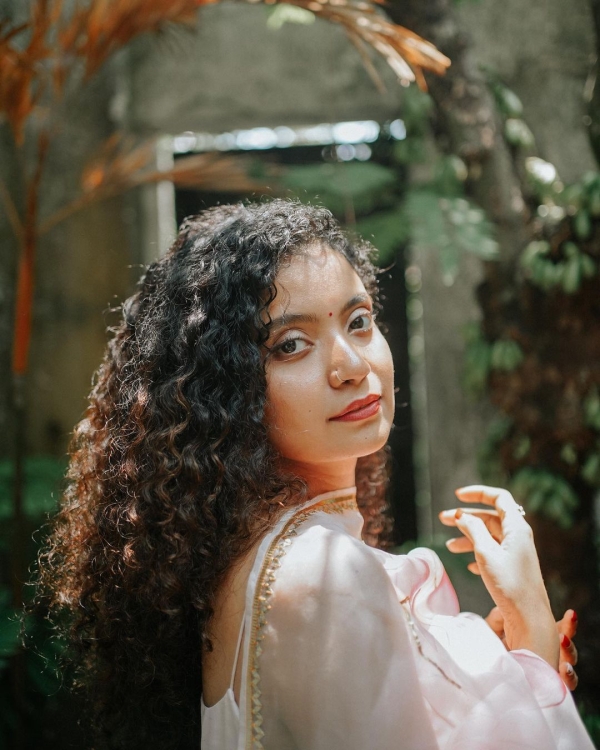 Malayalam Actress Anna Ben Looks Gorgeous in Latest Outfit, Viral ...