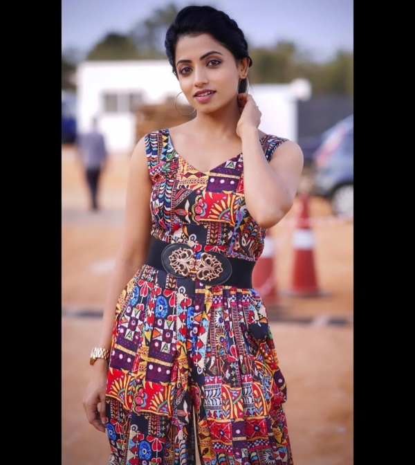 Navya Swamy Photos [HD]: Latest Images, Pictures, Stills of Navya Swamy ...
