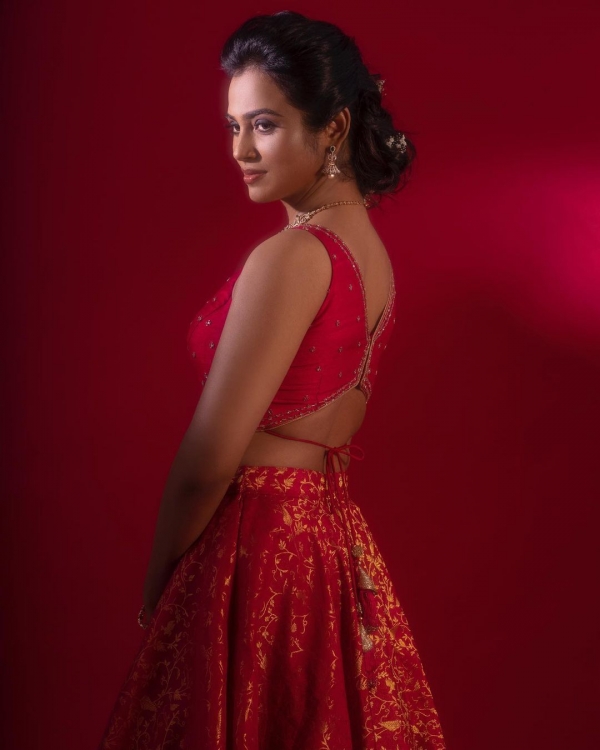 Ramya Pandian Photos [HD]: Latest Images, Pictures, Stills of Ramya ...