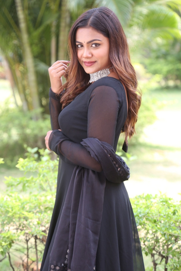 Ritu Photos: Latest HD Images, Pictures, Stills & Pics - FilmiBeat