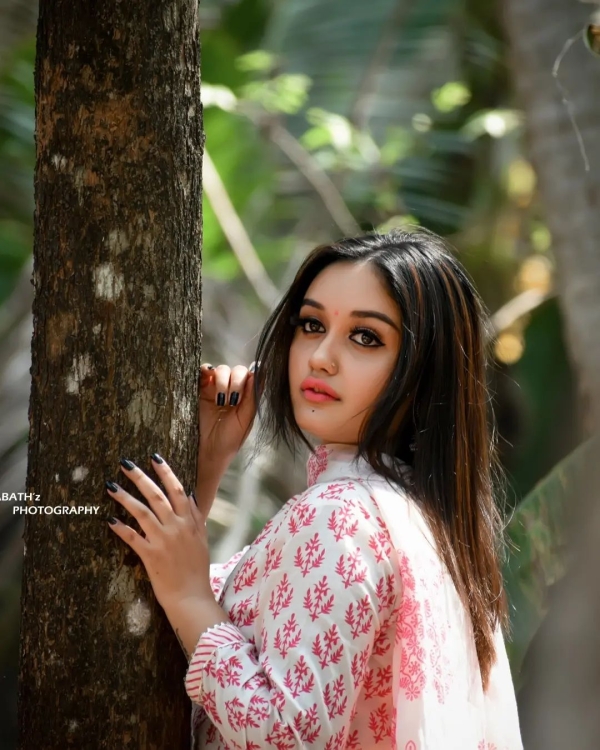 Serial Actress Sreelekshmi Sreekumar In Cute And Stylish Look ...