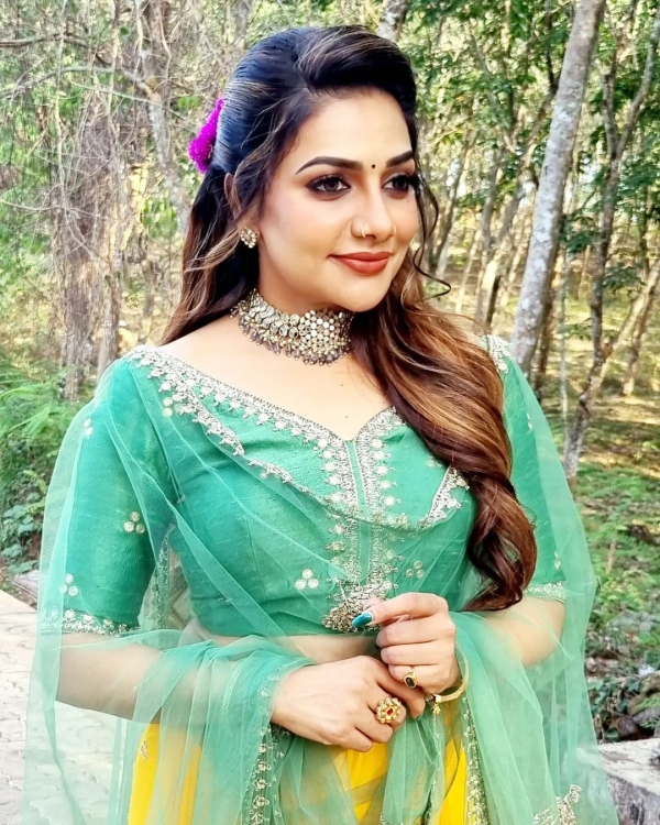 Singer And Actress Rimi tomy Looking Gorgeous In New Stills | വ്യത്യസ്ത ...