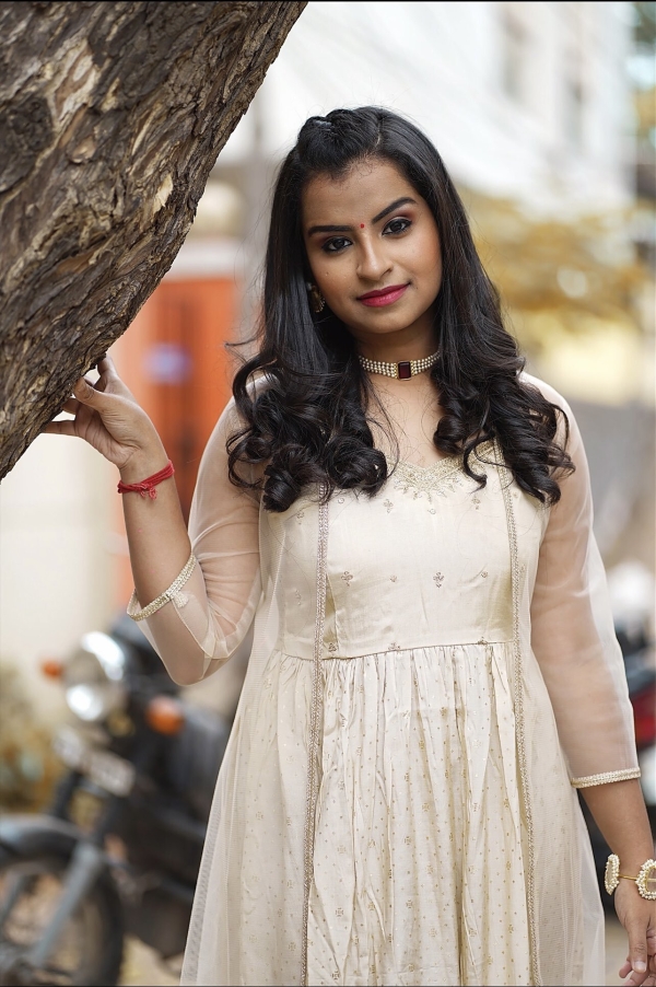 நம்ம சிவாங்கியா இது…என்ன அழகு… விதவிதமான போட்டோஸ்! | Singer Sivaangi ...