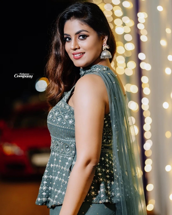Actress Ineya New Stunning Look In Party Wear | പാർട്ടി വെയറിൽ ഹോട്ടായി ...
