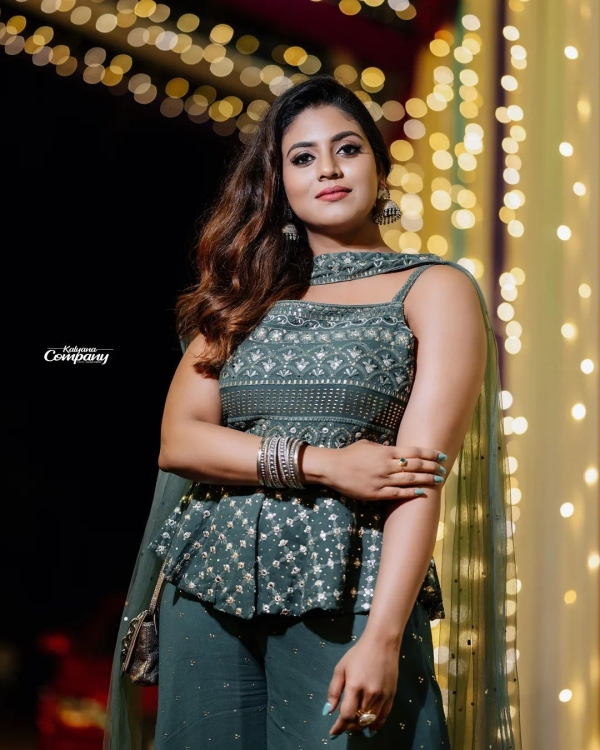 Actress Ineya New Stunning Look In Party Wear | പാർട്ടി വെയറിൽ ഹോട്ടായി ...