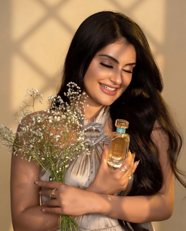 Actress-Model Shanu Suresh Looks Glamorous in Latest Photoshoot | ഈ ...