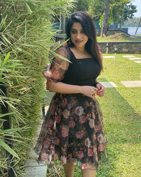 Actress-Model Vaiga Looks Glamorous Photoshoot Stills | സ്കേർട്ടിലും ...