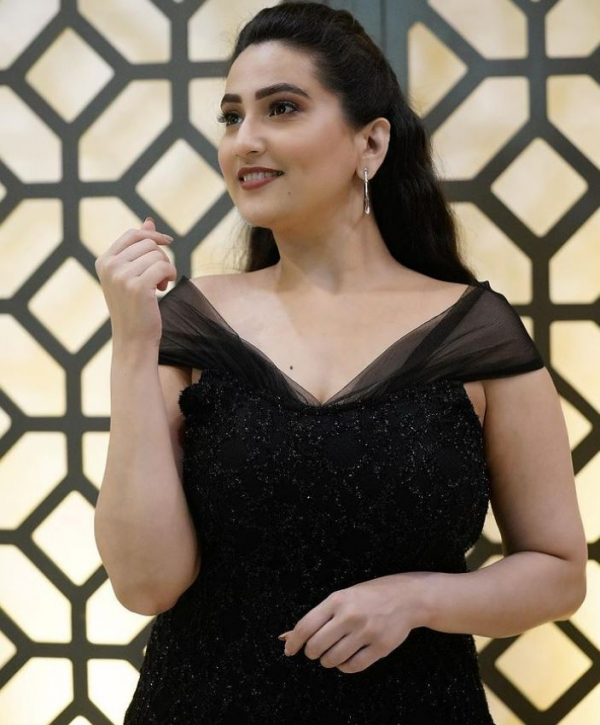 Anchor Manjusha: యాంకర్ మంజూష అందాల విందు.. ఘాటు ఫోజులతో హాట్‌గా ...