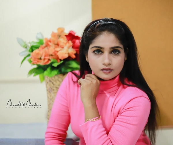Kabani Serial Actress Neeraja Pillai Stunning Saree Stills | സാരിയില് ...