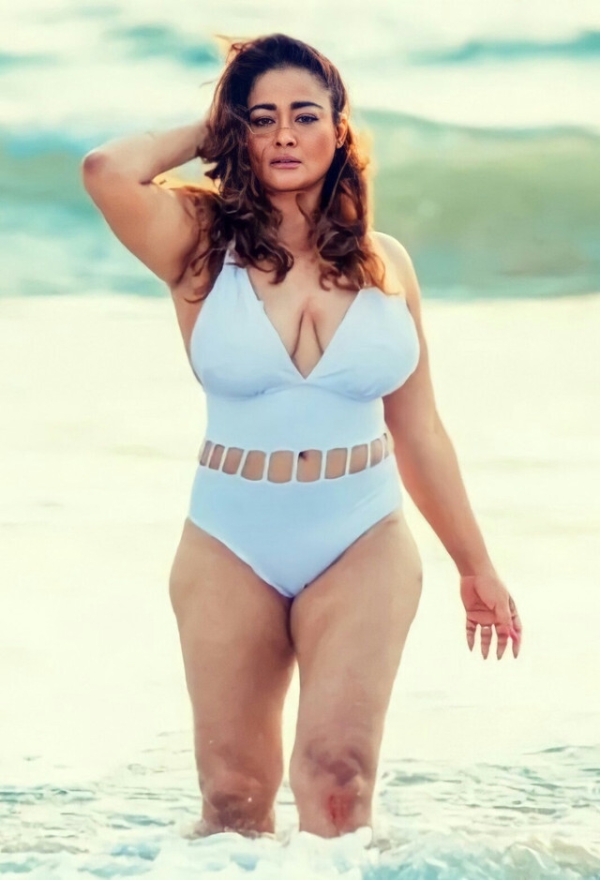 அம்மாடியோஎன்னா கிளாமர்சும்மா நச்சுனு போஸ் கொடுத்த கிரண் Kiran Rathore Hot Pictures